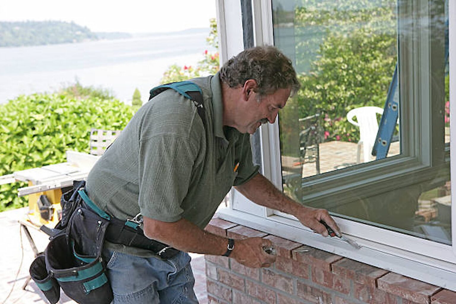 Home Window Installation: The Importance And Benefits Of Hiring A ...